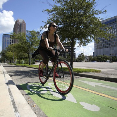 Feds tout pedestrian, cyclist safety measures in new road design rules ...