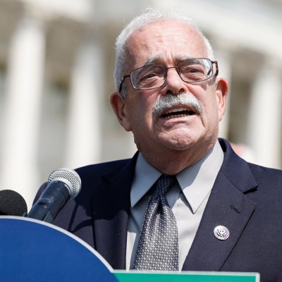 Feds get 7.4% pay raise under congressional Democrats' plan ...