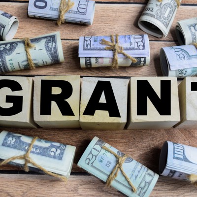 Politicizing the federal grantmaking process - Government Executive