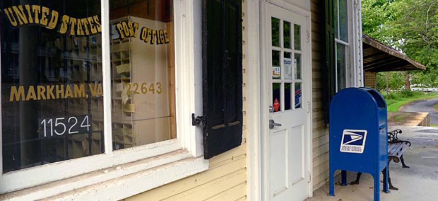 USPS to begin cutting hours at 13,000 post offices - Government Executive
